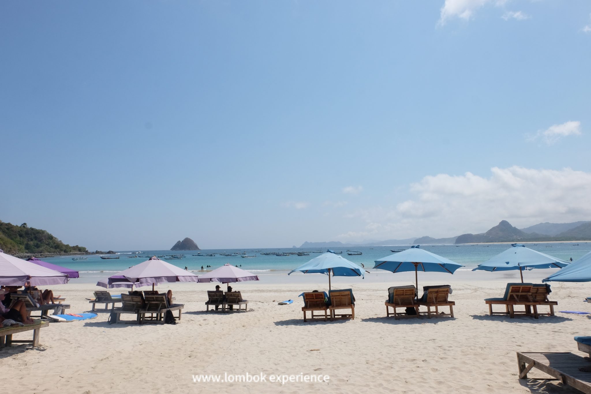 Pantai Selong Belanak Tempat Terbaik Bagi Para Peselancar - Lombok ...